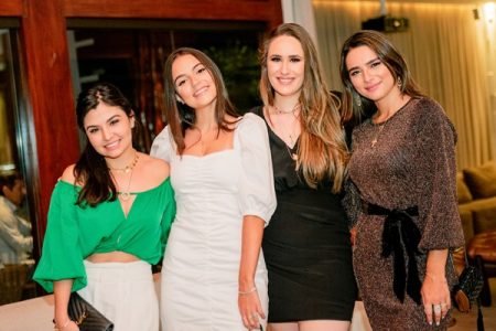 Ao som de música sertaneja, Isabella Lim comemora 23 primaveras ...