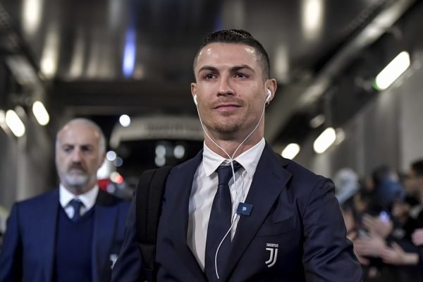 Após completar 35 anos, CR7 brinca que sua "idade biológica é 25"