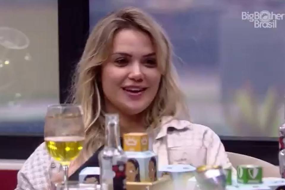 BBB20: Marcela ganha mensagem da família, mas detalhe a preocupa