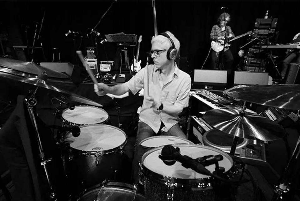 Morre Bill Rieflin, baterista do King Crimson, aos 59 anos | Metrópoles