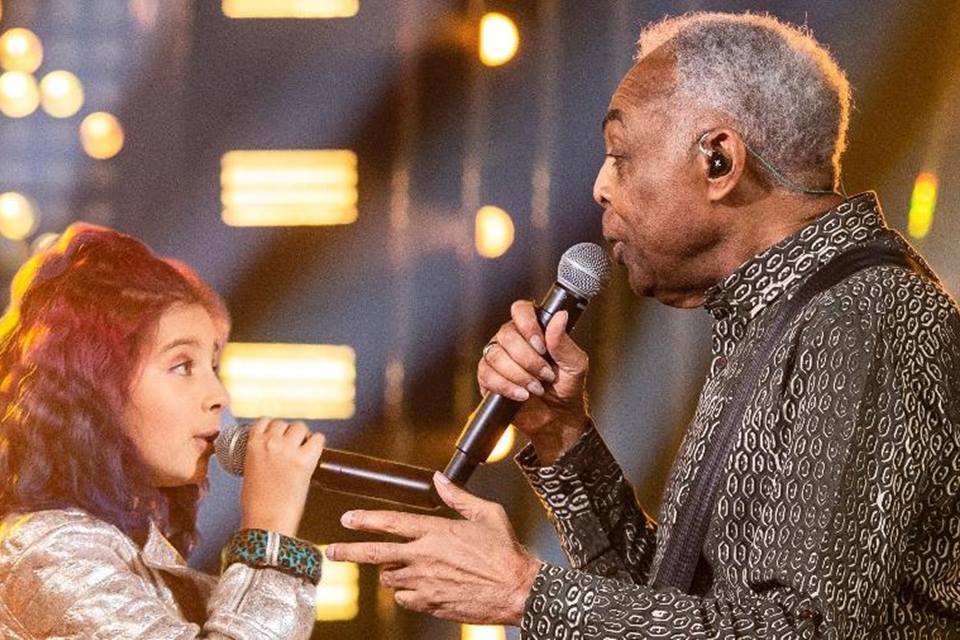 Flor Gil comemora 12 anos com festa em família e homenagem de famosos ...