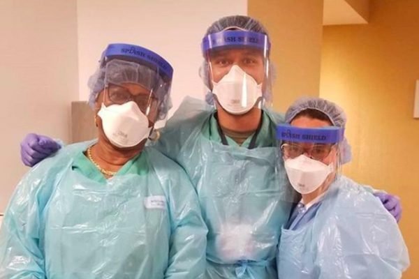 Coronavírus: ex-UFC detalha trabalho como enfermeiro nos EUA Coronavírus: ex-UFC detalha trabalho como enfermeiro nos EUA