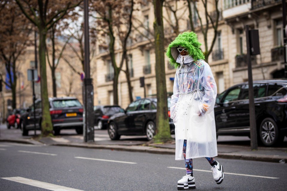 Conheça Michelle Elie, a figura mais extravagante do street style ...