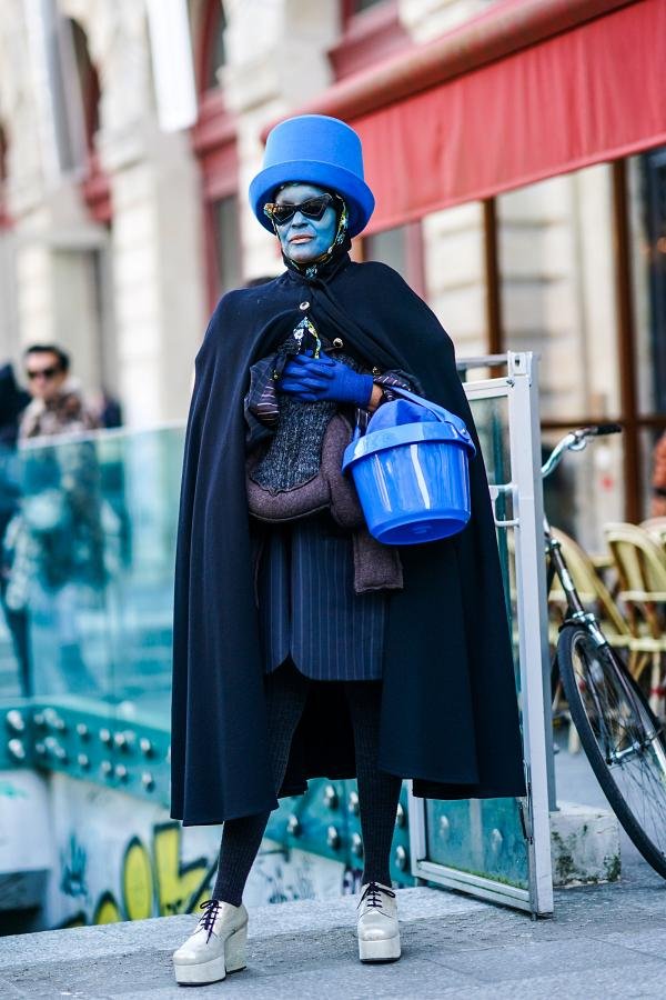 Conheça Michelle Elie, a figura mais extravagante do street style