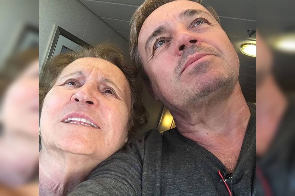 Gugu aparece em fotos inéditas em homenagem. Rose é ignorada | Metrópoles