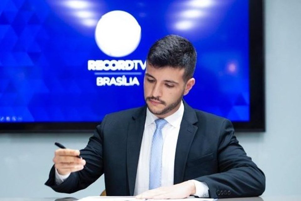 Fora da RecordTV, Matheus Ribeiro acerta com a Band | Metrópoles