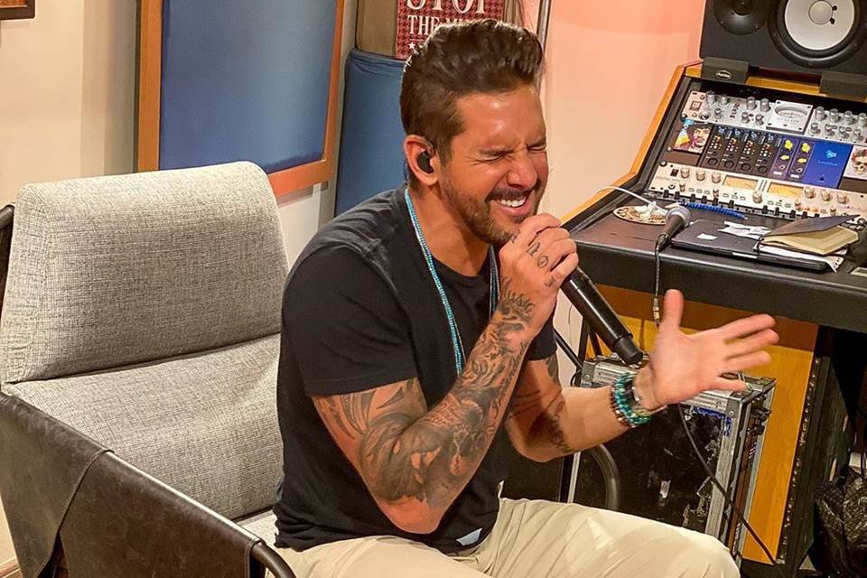 Veja ao vivo a live com show da Banda Eva | Metrópoles