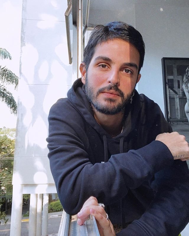 Amigo de Gio Ewbank, fotógrafo critica Marina Ruy Barbosa em rede social | Metrópoles