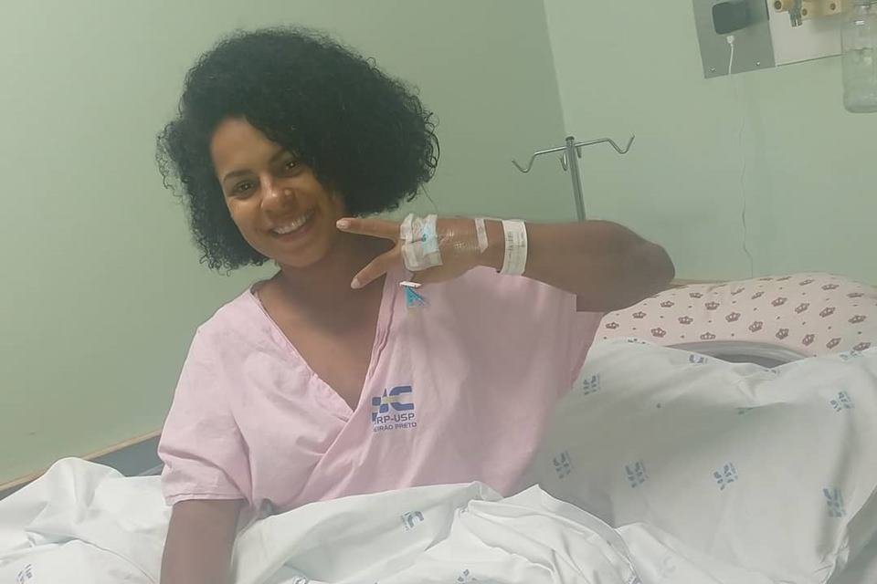 Ex-BBB dá à luz e fica 12 dias internada com Covid-19 e mioma | Metrópoles