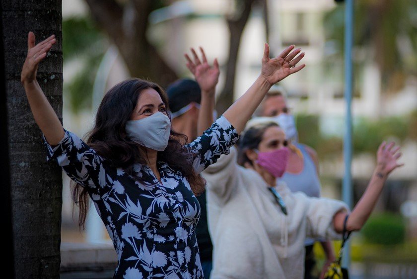 Elcy Meireles é surpreendida com serenata em comemoração pelos seus 90 ...