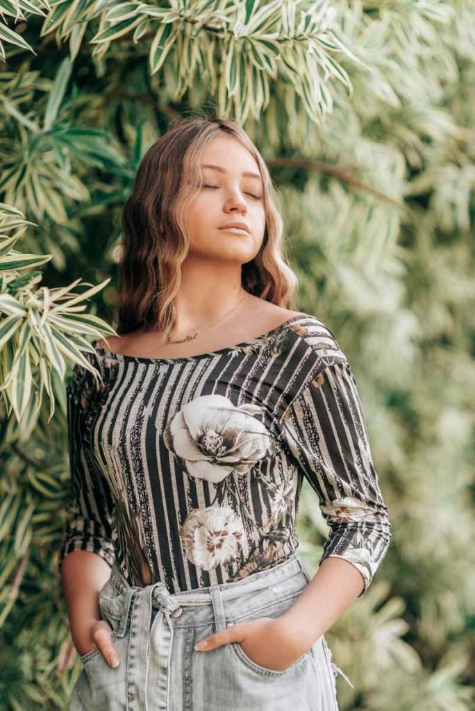 Anna Mel: conheça a cantora de 14 anos que gravou música com Ivete ...