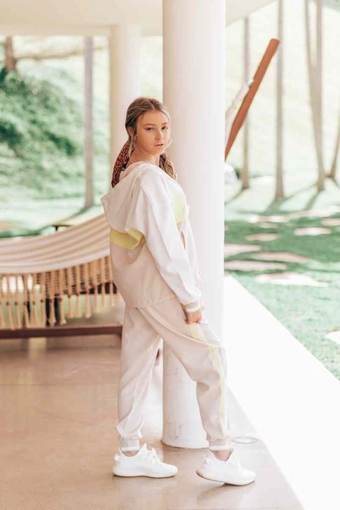 Anna Mel: conheça a cantora de 14 anos que gravou música com Ivete ...