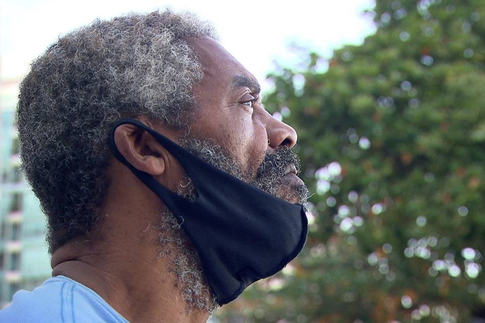 Ex-músico do Raça Negra volta às ruas: “Tomo conta de carro na praça ...