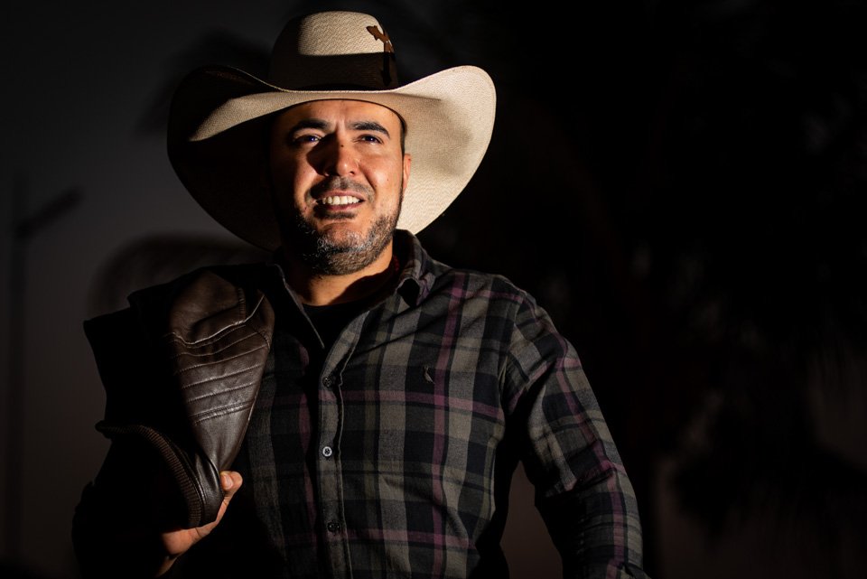 Músico reinventa a carreira após live desastrada e fatura em meio à ...