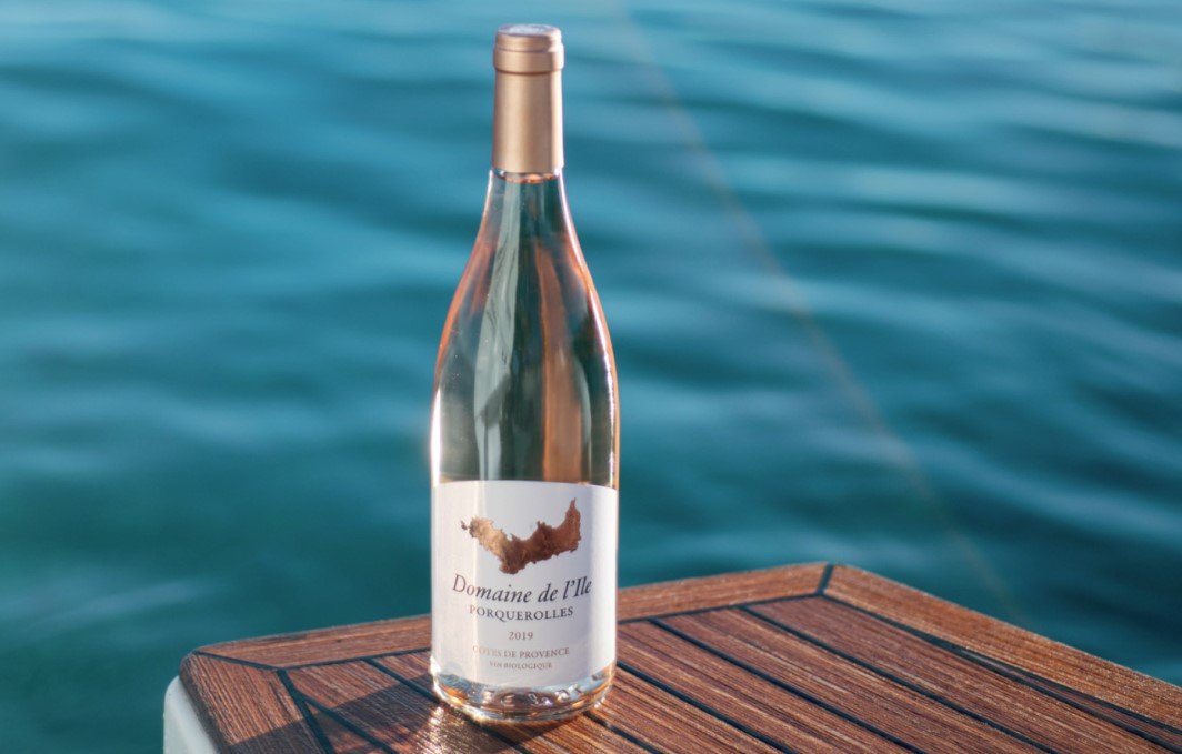 Chanel lança linha de vinhos orgânicos produzidos no sul da França ...