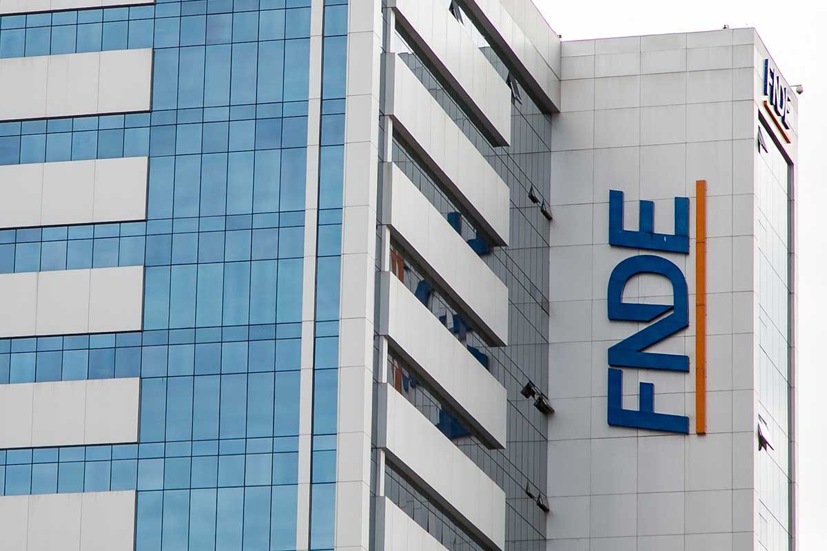 CGU apura compra de carros de luxo e outras 3 irregularidades no FNDE ...