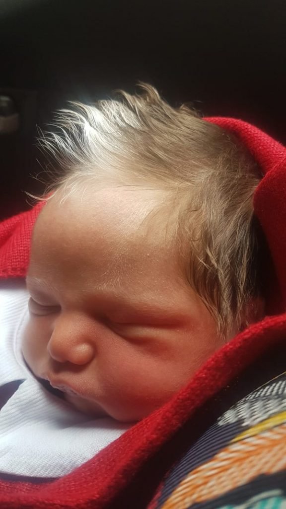 Bebê com topete branco viraliza na web: “Todos apaixonados”, diz a mãe ...