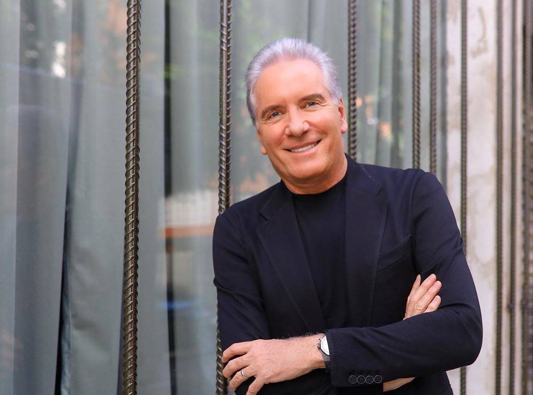 "Vai ser a quarta vez que serei vovô", celebra Roberto Justus - Metrópoles