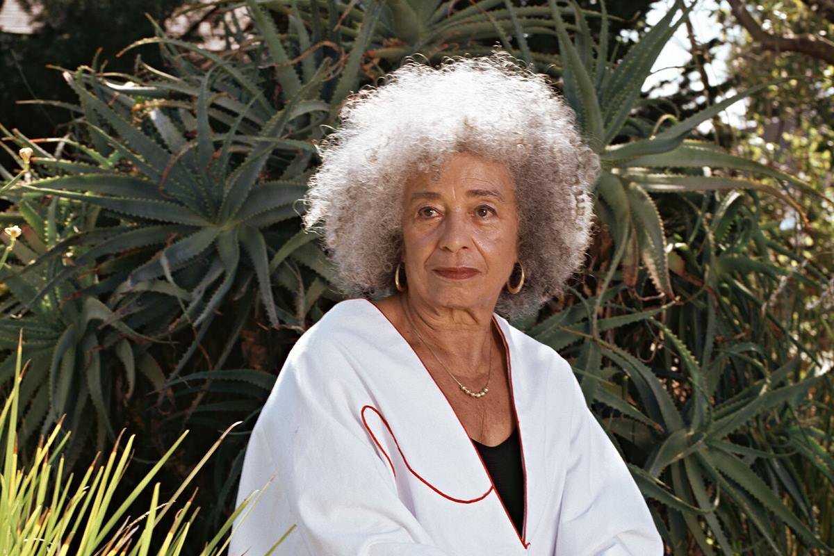 Filósofa feminista Angela Davis é capa de edição especial da Vanity Fair