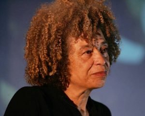 Filósofa feminista Angela Davis é capa de edição especial da Vanity ...