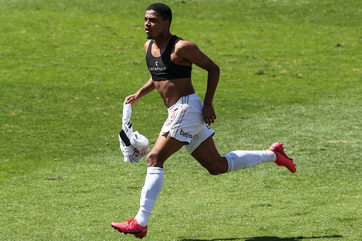 Brenner celebra gol no clássico e diz saber lidar com pressão no São ...