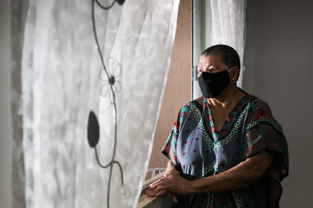 À espera de decisão judicial, idosa do DF está há 5 meses sem ...