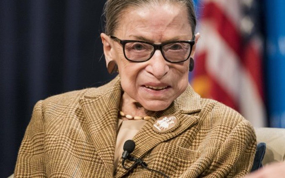 Morre Ruth Bader Ginsburg, decana da Suprema Corte dos EUA, aos 87 anos ...