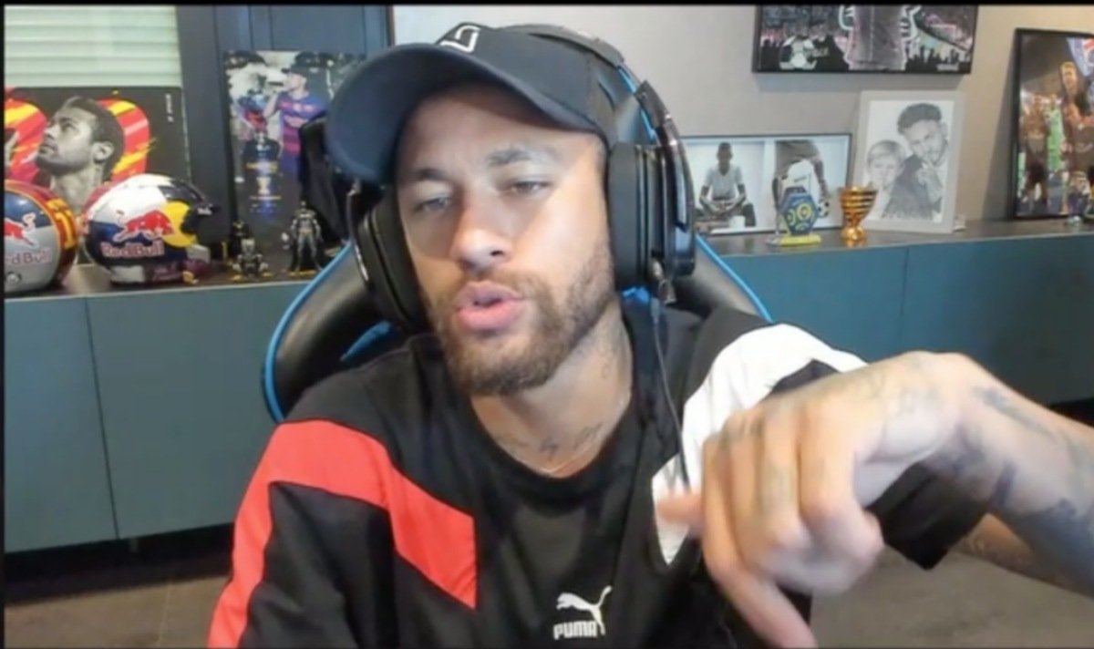 Usando juliet, Neymar estreia em plataforma gamer com Nenê, do ...