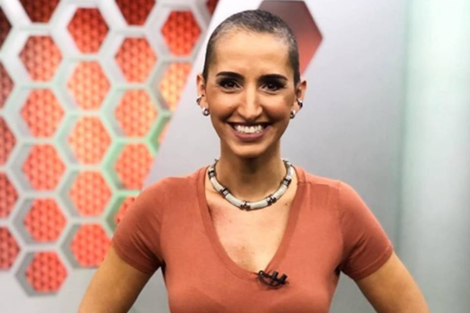 Com câncer, apresentadora cria “código” com filho: “Beijo na carequinha ...