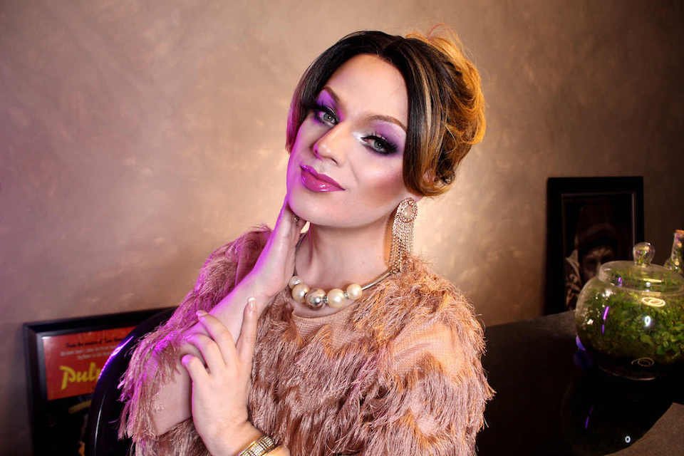 “Ainda é difícil para o homem entrar numa Sephora”, diz drag Lorelay ...