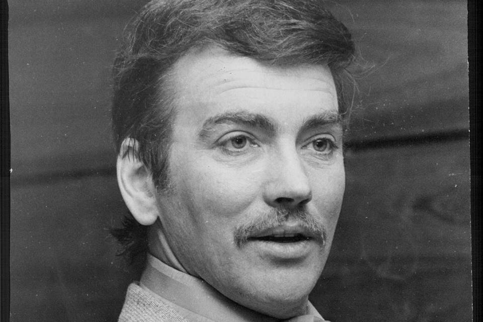 Ator britânico John Fraser morre aos 89 anos vítima de um câncer ...