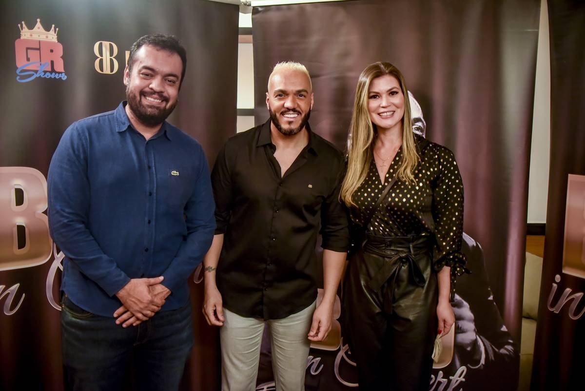 Belo faz show no Rio com presença do governador: “Adorei vê-lo na ...