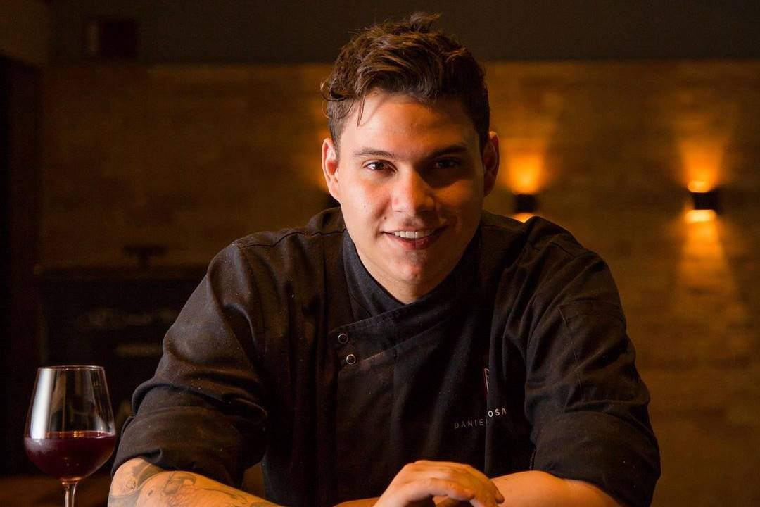 Ex-MasterChef Daniel Barbosa comanda jantar às cegas no restaurante Bla ...