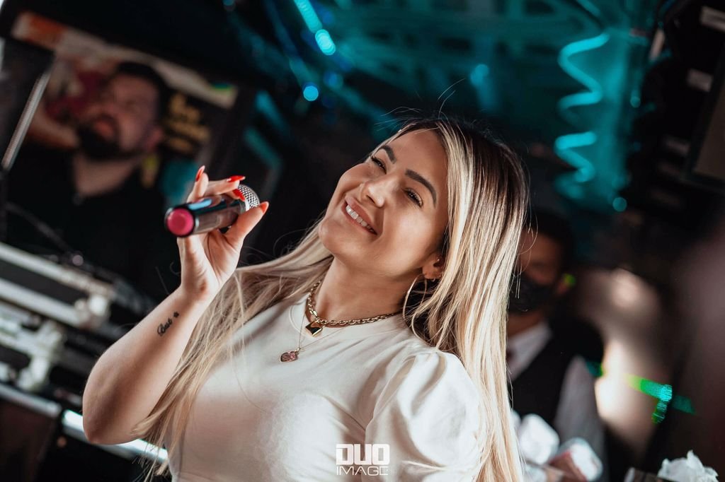 Ouvintes da Rádio Metrópoles embarcam no Las Vegas Balada com cantora ...