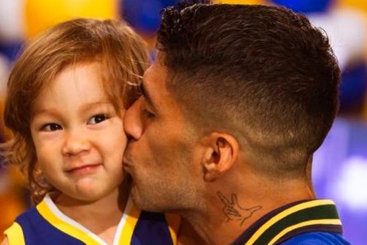 Vídeo. Suárez surpreende filhos em reencontro após isolamento por Covid ...