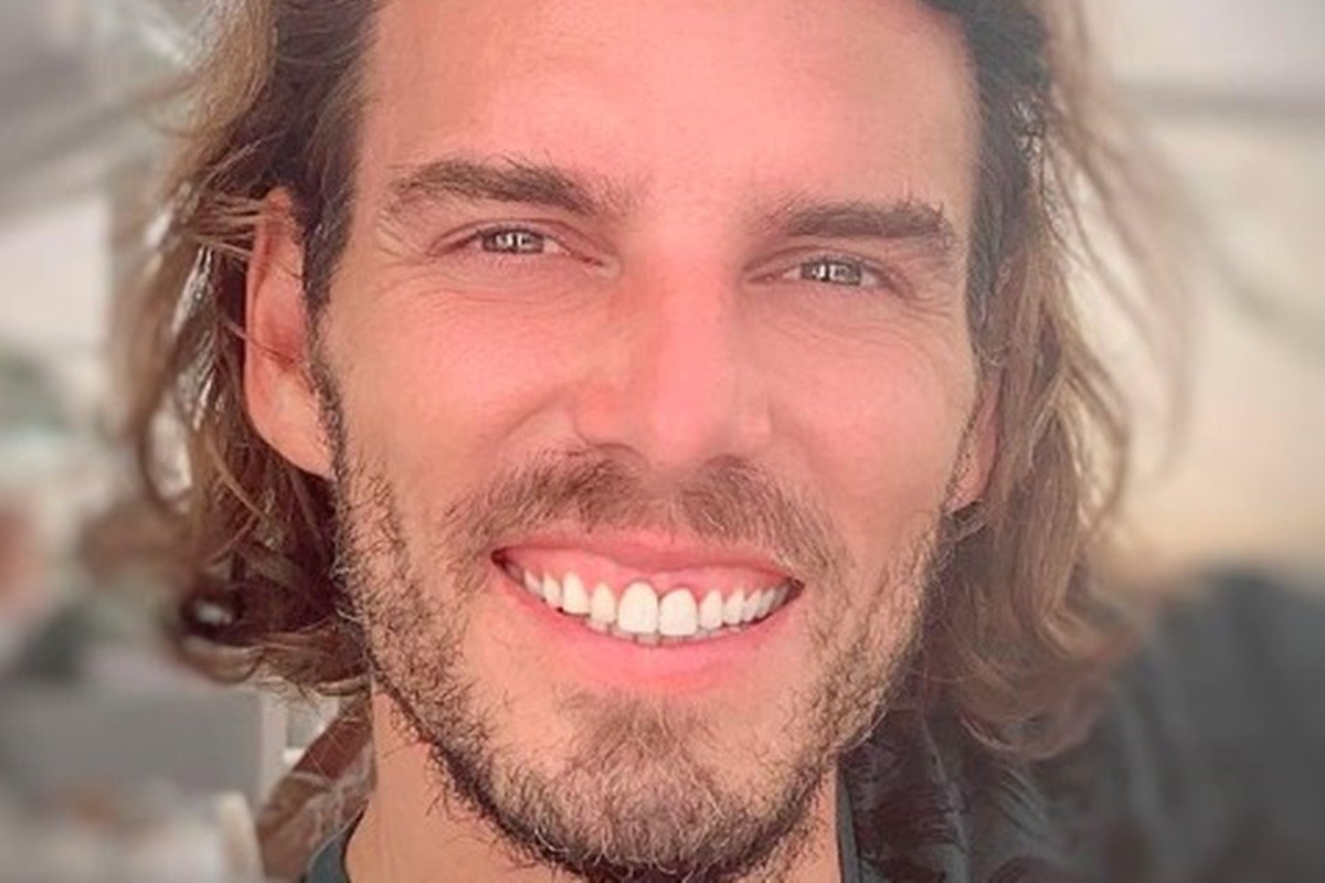 Funcionário de lava a jato destrói Ferrari de goleiro; veja imagens ...