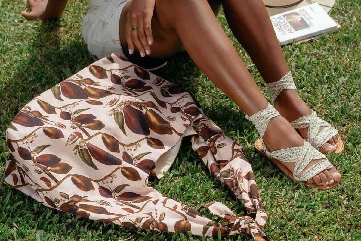 Bela Gil cria coleção em parceria com a marca vegana Insecta Shoes ...