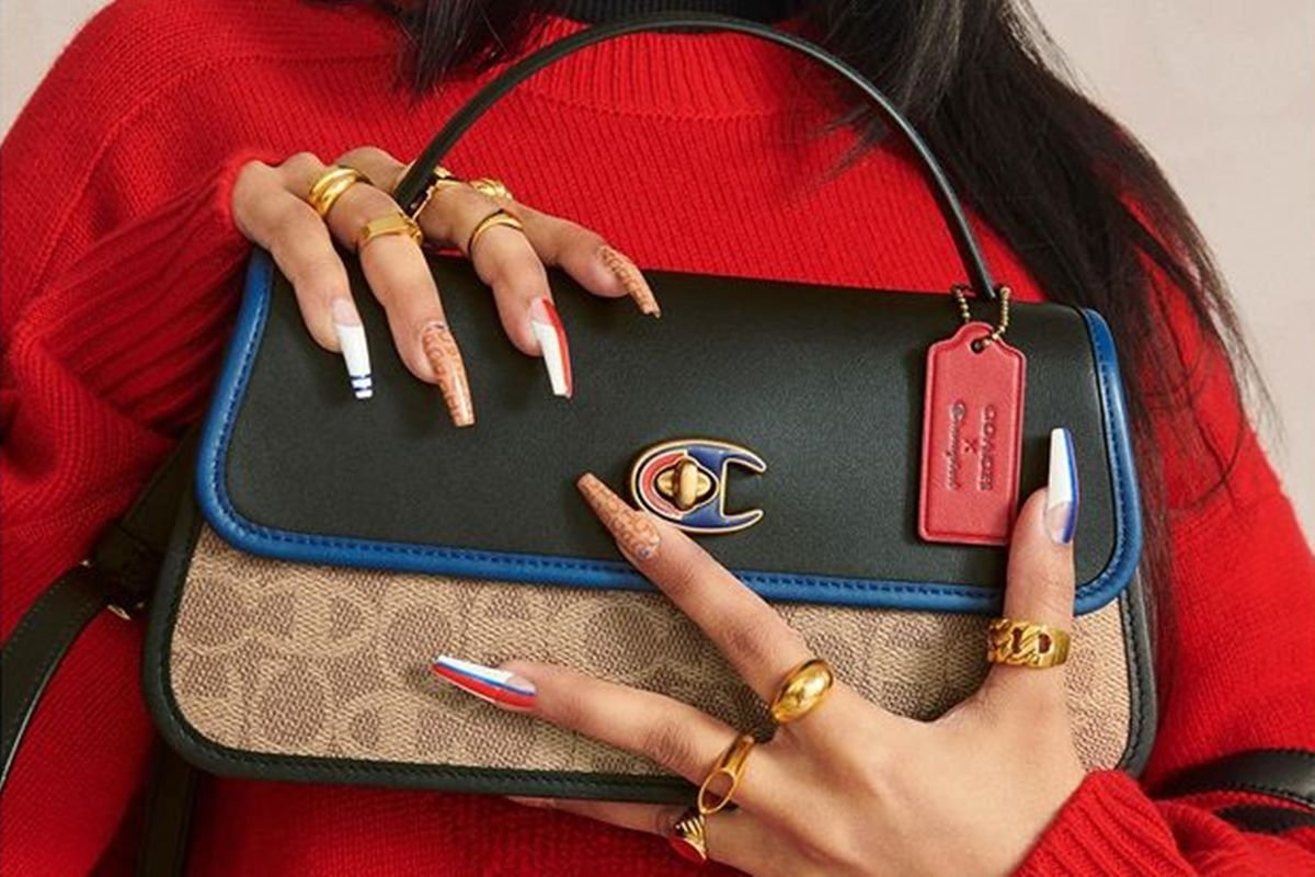Coach x Champion: collab ganha editorial estrelado por tiktokers ...