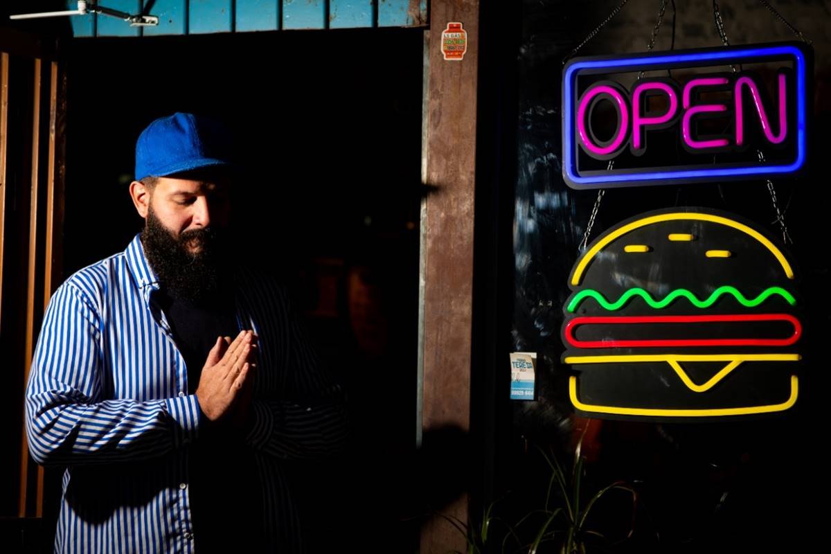 Madre Teresa Deli: experiência autêntica, um hambúrguer abençoado ...