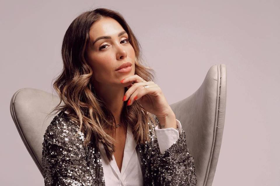 Influencer Bella Falconi estreia como apresentadora de TV | Metrópoles