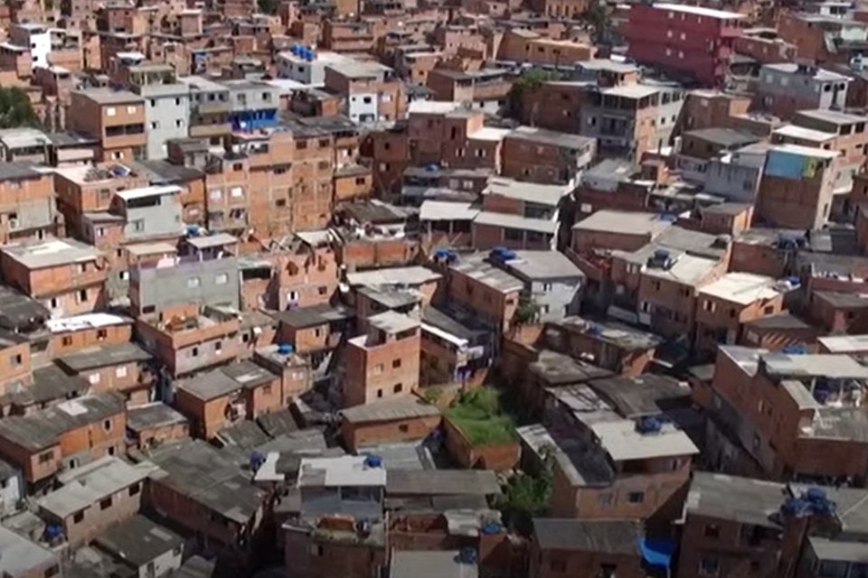 Favelas no Brasil crescem em ritmo acelerado e ocupam 106 mil hectares ...