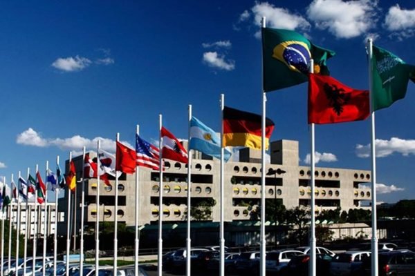 Com salário de R$ 32,7 mil, Rede Sarah abre seleção para ortopedista ...