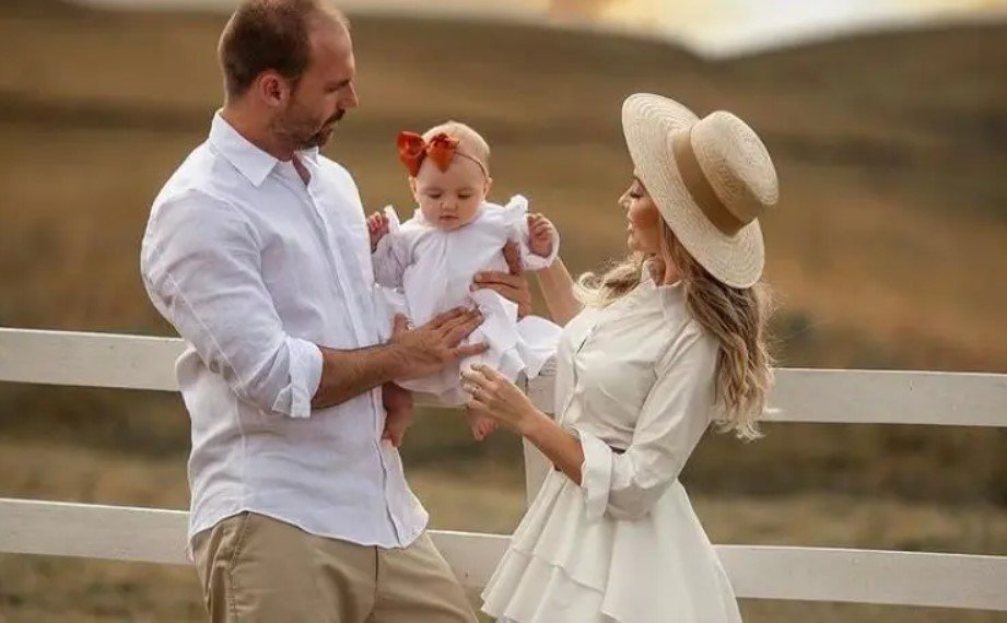 Eduardo Bolsonaro escolhe a Serra de SC para fotos com a família ...