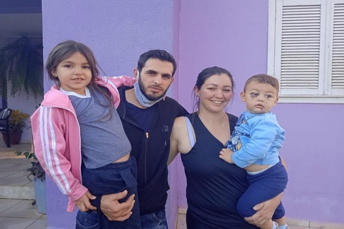 Bebê ferido em ataque a creche de SC volta para casa: “Nasceu de novo ... Bebê ferido em ataque a creche de SC volta para casa: “Nasceu de novo ...