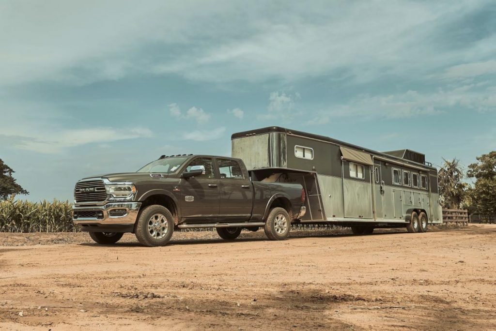 Conheça a Ram 2500 Rodeo, que carrega trailers de até 8 toneladas ...