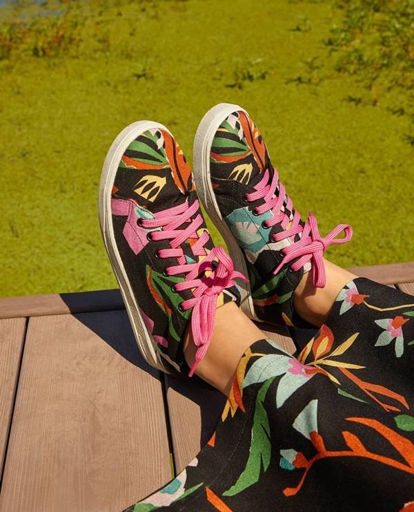 Insecta Shoes e Renner lançam parceria com peças sustentáveis | Metrópoles