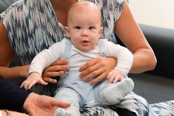 Archie, George e Mia: veja as fotos mais fofas dos bisnetos da rainha ...