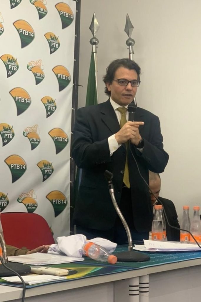 Otávio Fakhoury toma posse como presidente do PTB São Paulo | Metrópoles