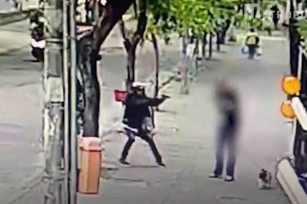 Vídeo Homem é Morto A Tiros Enquanto Passeava Com Cachorro No Rio