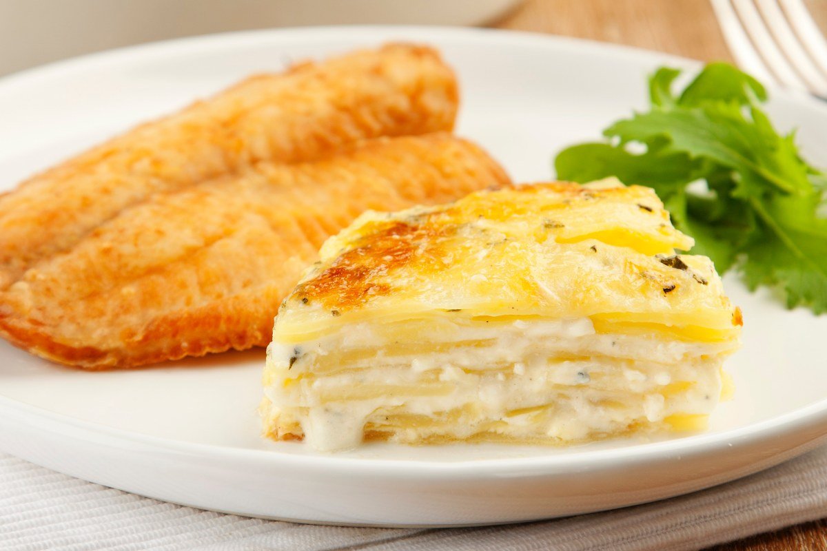 Versáteis e deliciosas: aprenda a receita das batatas gratinadas ...